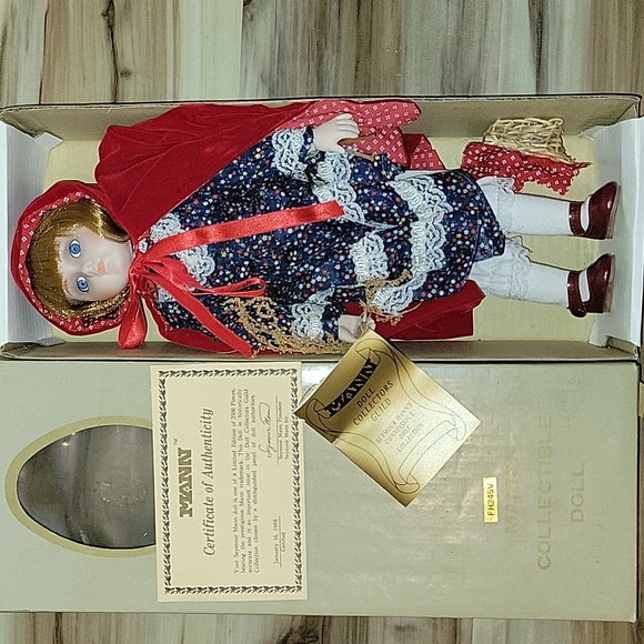 Manns Collectables | Toys | Nwt Vintage 987 Collectable Little Red ...